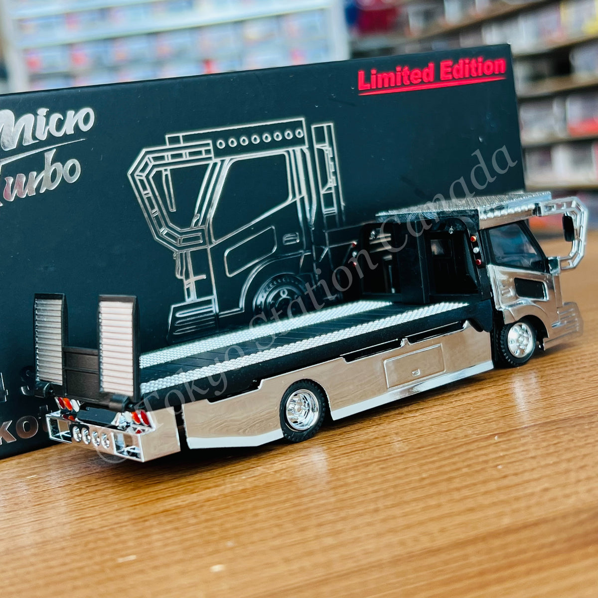 Micro Turbo 1/64 Flatbed Tow Dekotora (Silver Electroplating) Limited – Tokyo Station