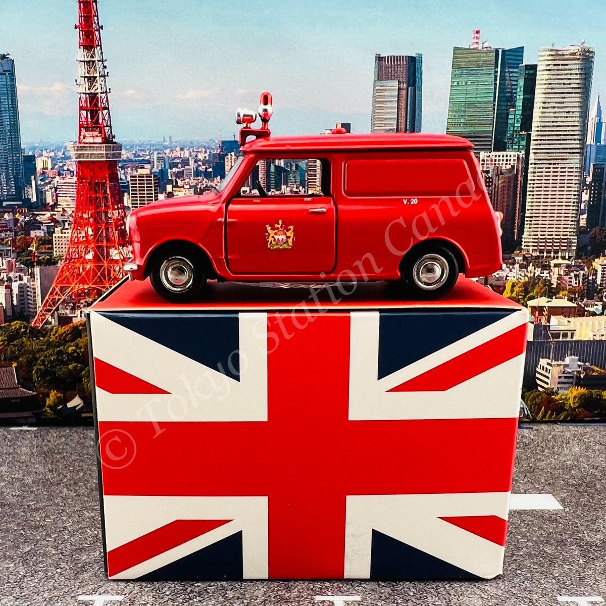 TINY 微影 1/50 Morris Mini Van HKFSD ATC65200 – Tokyo Station