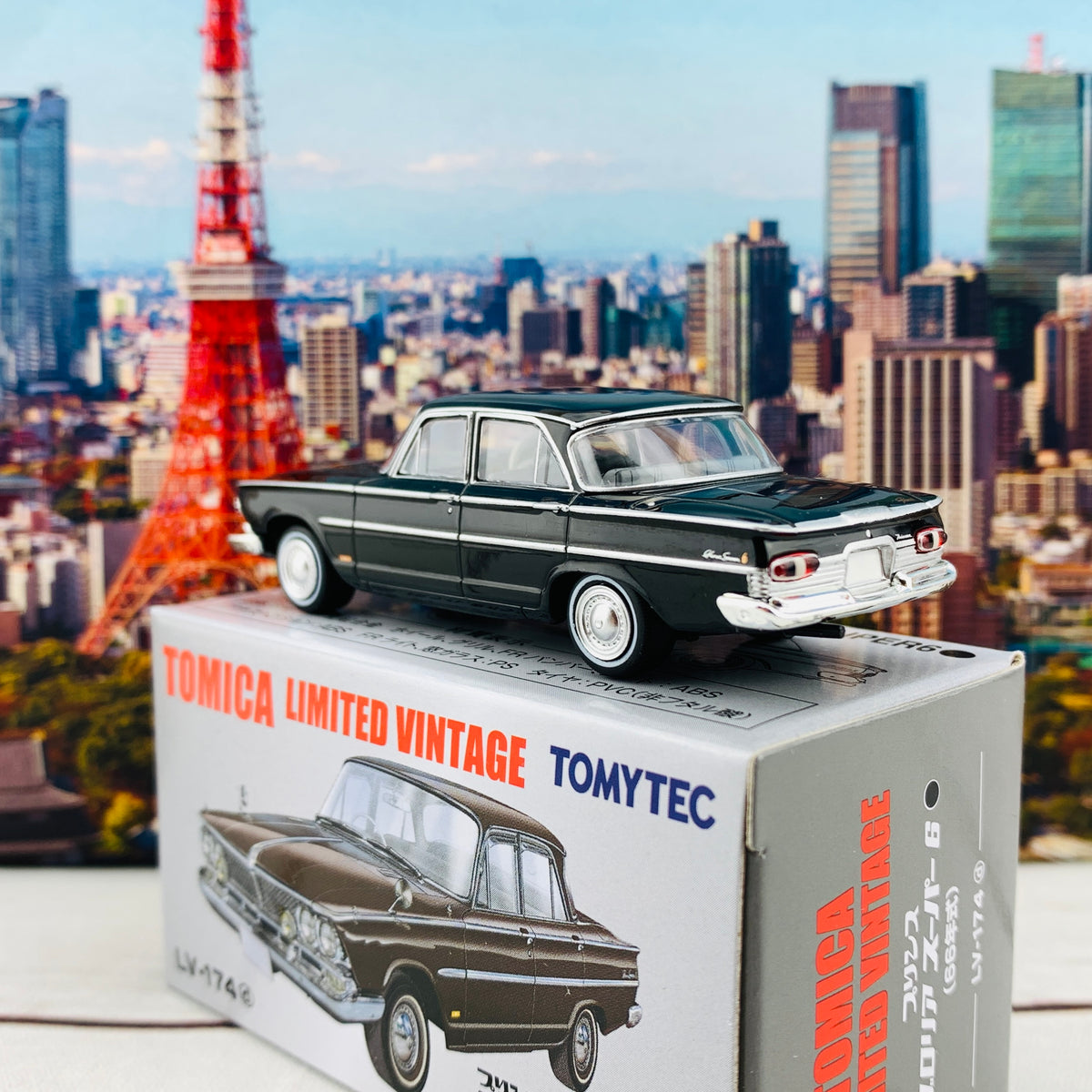 Tomytec Tomica Limited Vintage 1/64 Prince Gloria Super 6 (Black) 1966 – Tokyo Station