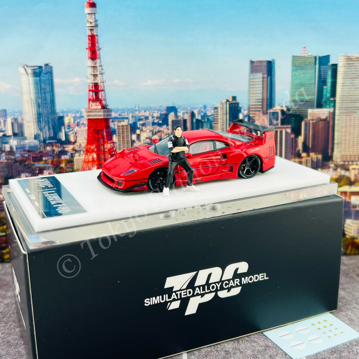 TPC 1/64 LBWK F40 RED with Figurine – Tokyo Station