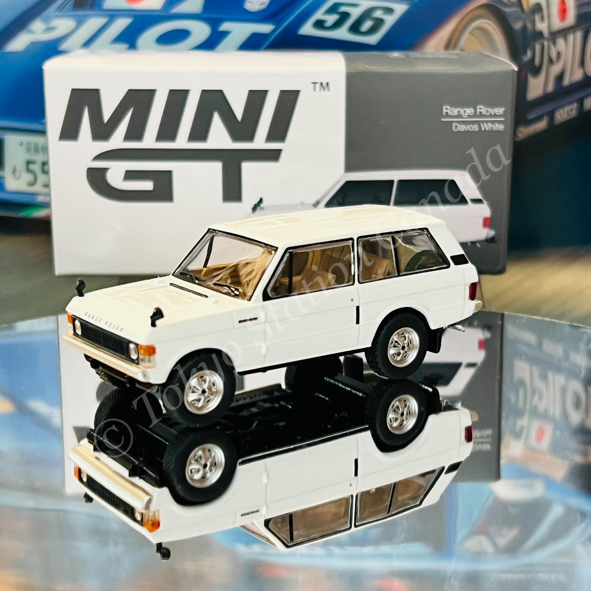 MINI GT 1/64 Range Rover Davos White LHD MGT00658-L and Car Hauler Tra ...