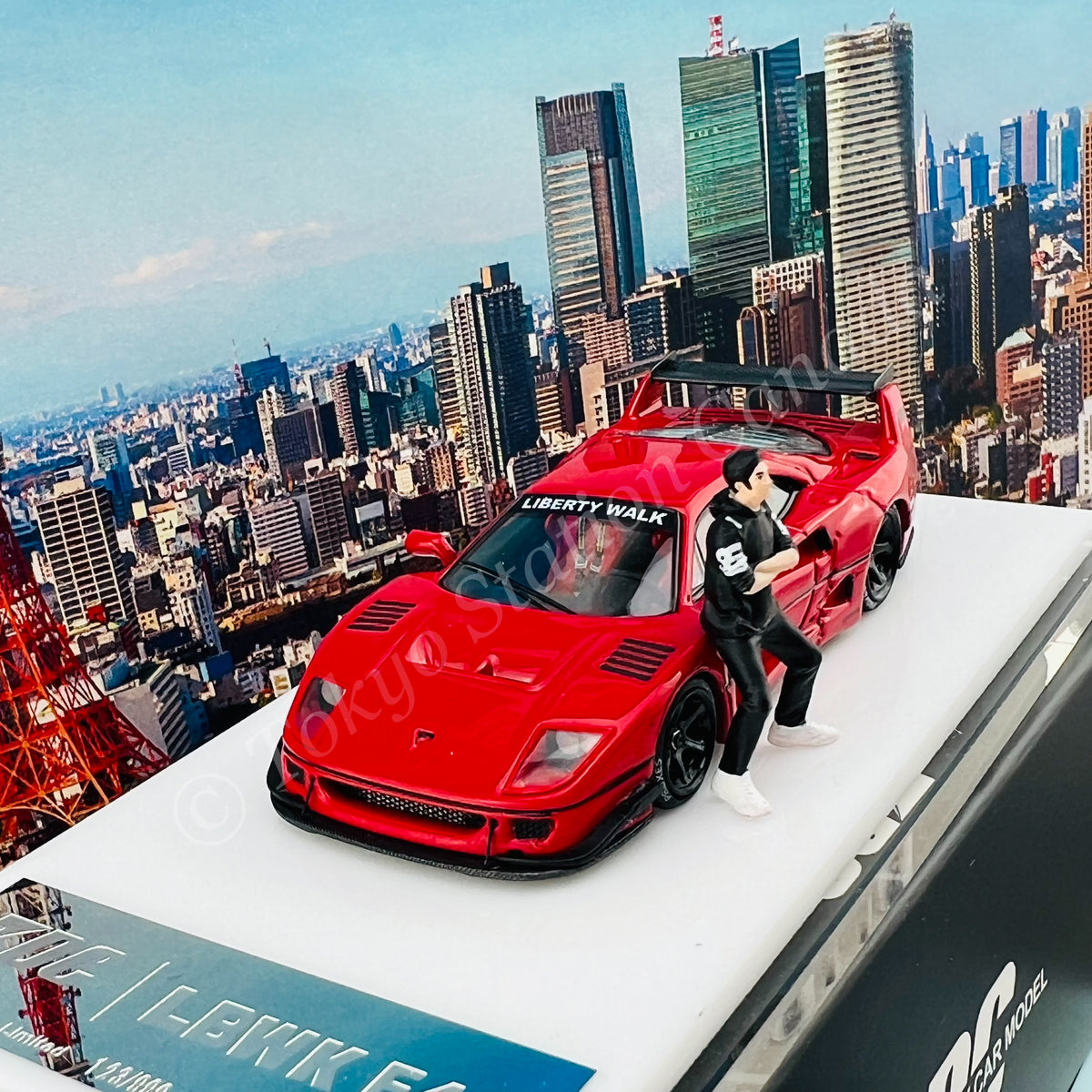 TPC 1/64 LBWK F40 RED with Figurine – Tokyo Station