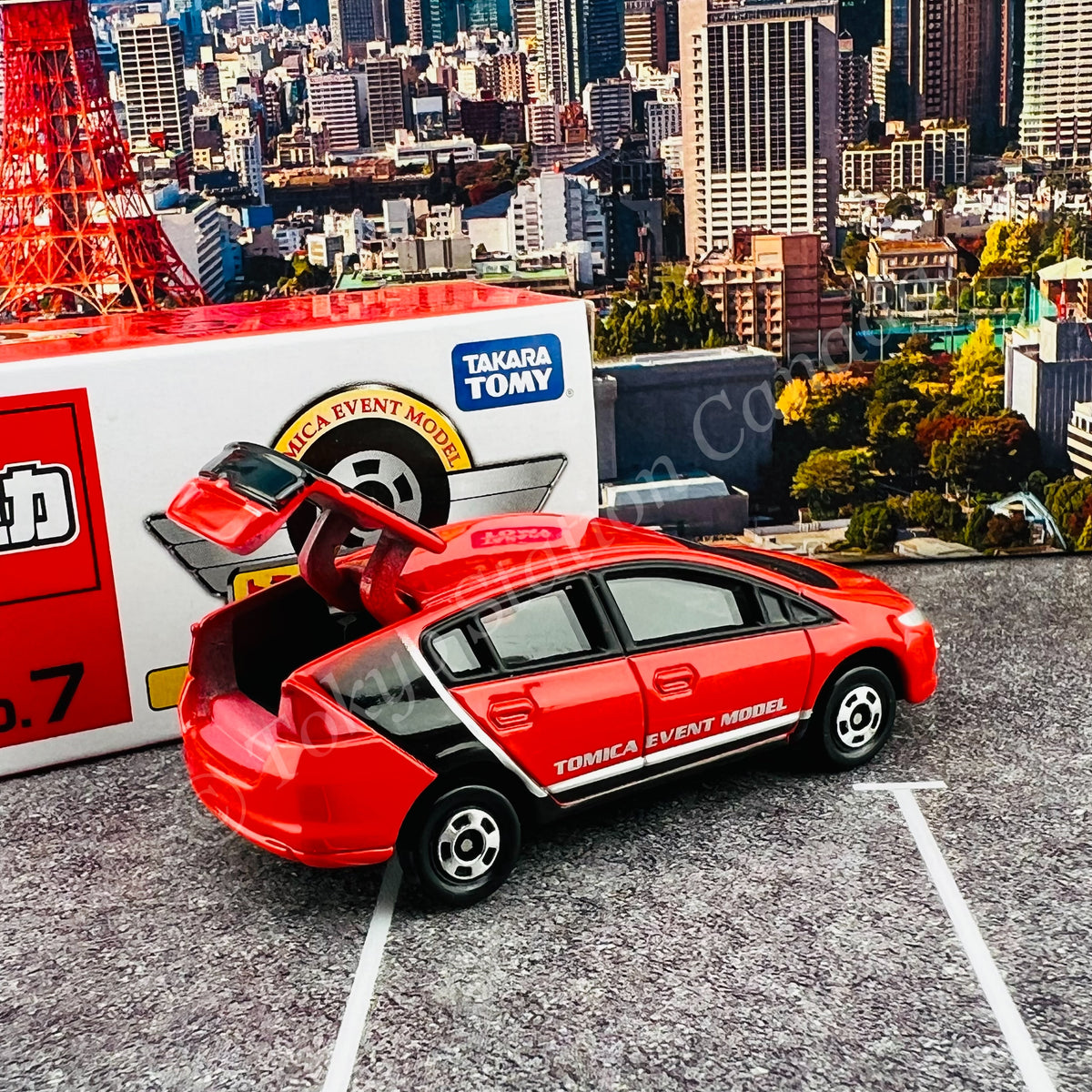TOMICA EVENT MODEL NO.7 Honda Insight Red – Tokyo Station