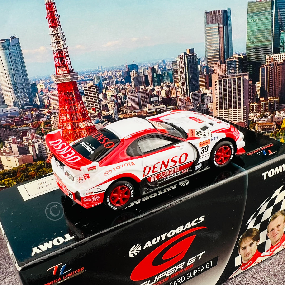 TOMY TOMICA LIMITED Autobacs SUPER GT 2005 Series - DENSO SARD SUPRA G – Tokyo Station