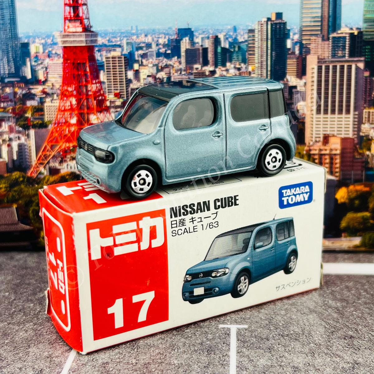TOMICA 17 Nissan CUBE – Tokyo Station