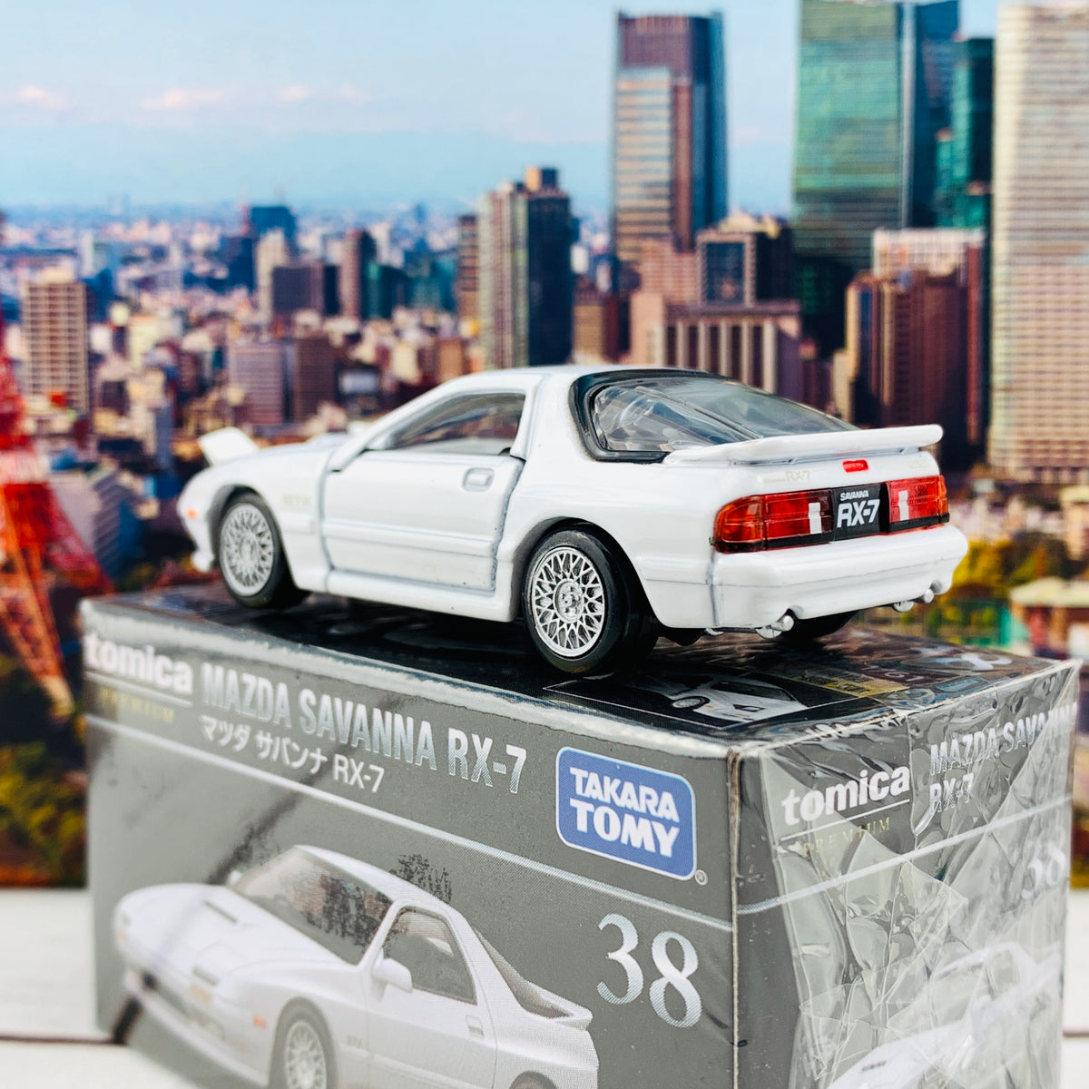 Tomica Premium 38 Mazda Savanna RX7 – Tokyo Station