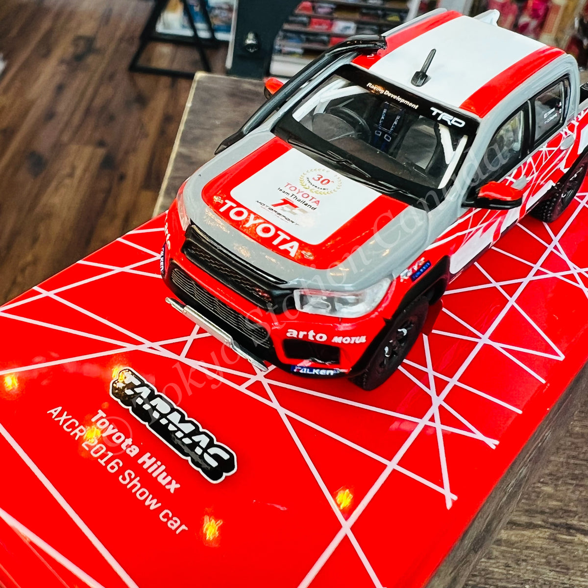 TARMAC WORKS HOBBY64 1/64 Toyota Hilux AXCR 2016 Show car T64-041-16TR ...