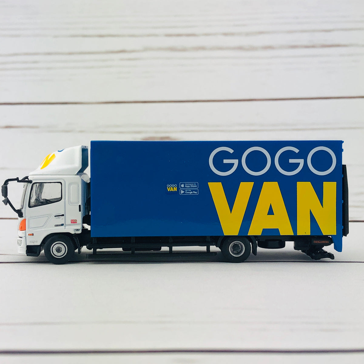 Tiny 149 Hino 500 Box Lorry GOGOVAN – Tokyo Station