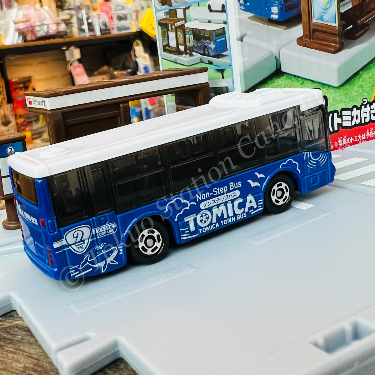 TAKARA TOMY Tomica Town Bus Stop with Tomica Bus (Mitsubishi Fuso Aero ...