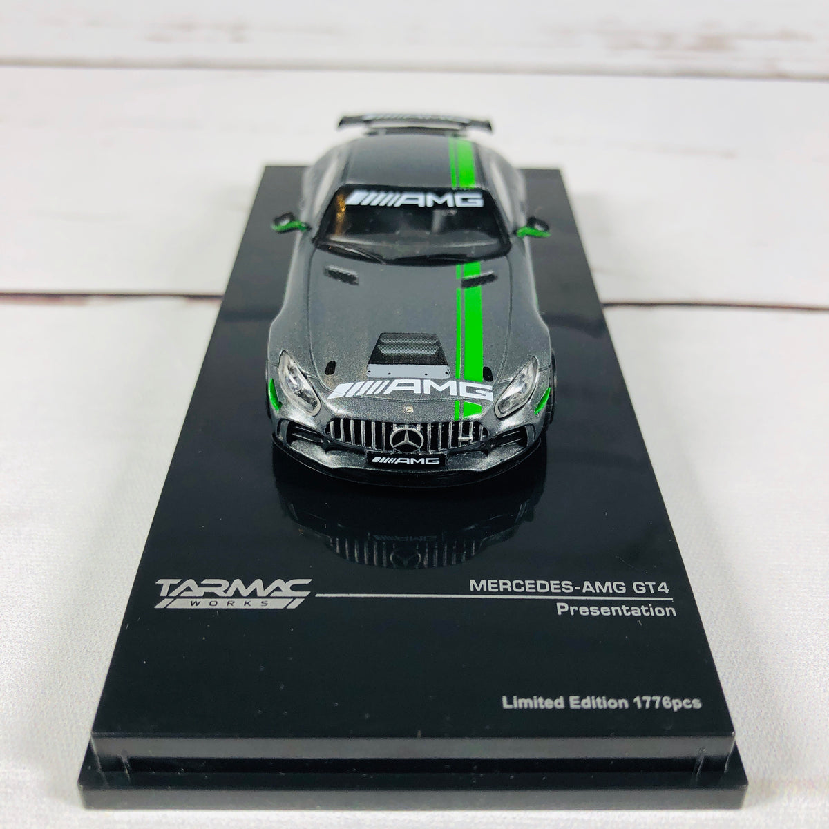 Tarmac Works 1/64 Mercedes-AMG GT4 Presentation T64-006-GT4 – Tokyo Station